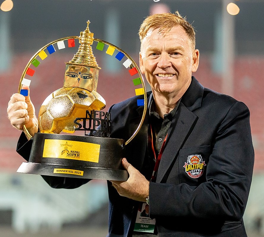 राष्ट्रिय फुटबल टोलीको प्रशिक्षक बन्न अष्ट्रेलियाका एन्ड्रयु गिलानको ...