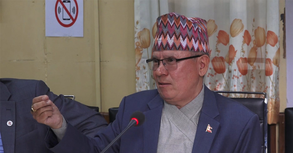 गोपनीयताको शपथ नराखौं, संविधान र कानुन पालना गर्छु भने पुग्छ: आयुक्त ...