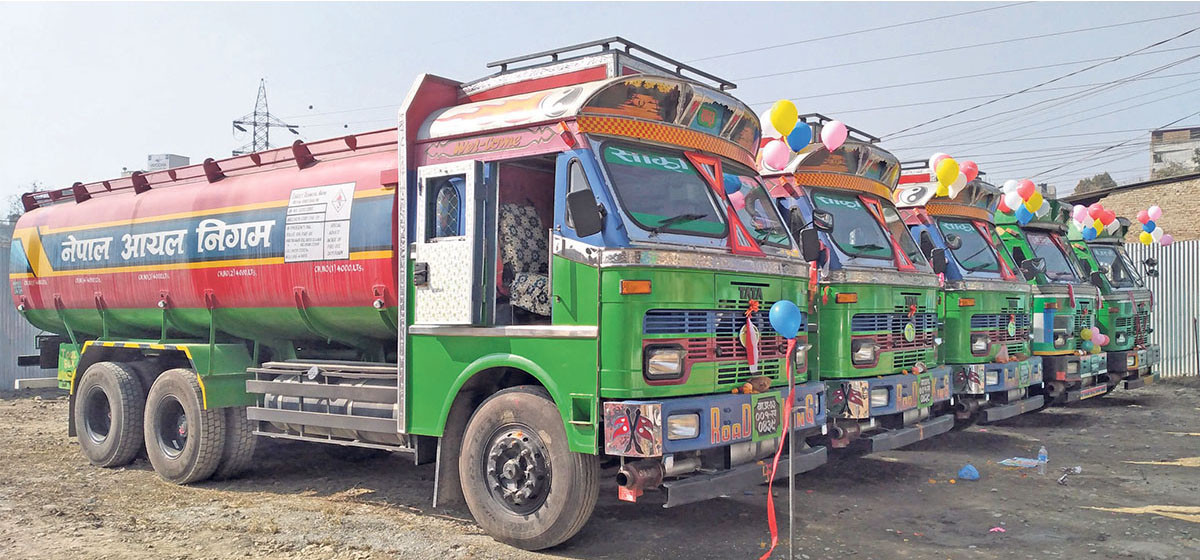पाइपलाइनबाटै पेट्रोल आउने भएपछि थप पेचिलो बन्दै ट्याङ्कर व्यवस्थापन ...